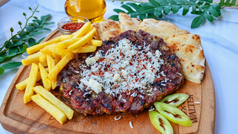 Gurmanska pljeskavica | Walter ćevapi - TC Promenada | Mister D dostava ...