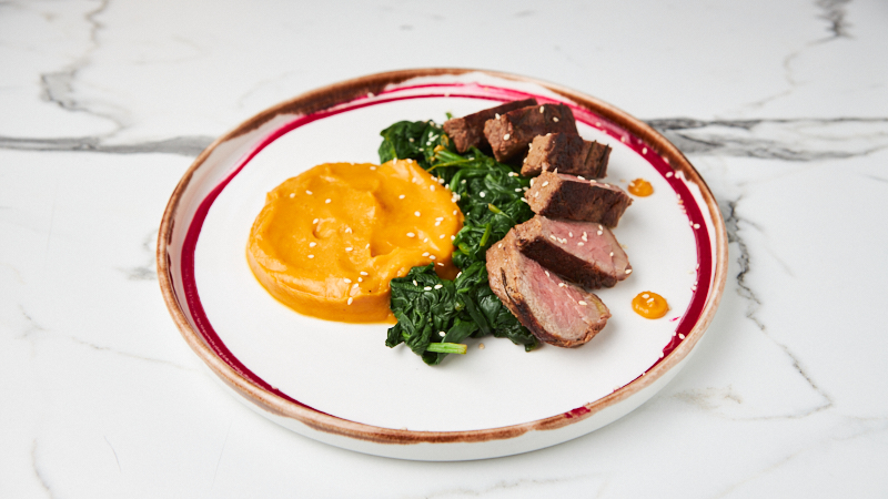 Ramstek sa musom od batata i spanaćem | Bemata 2 | Mister D dostava hrane